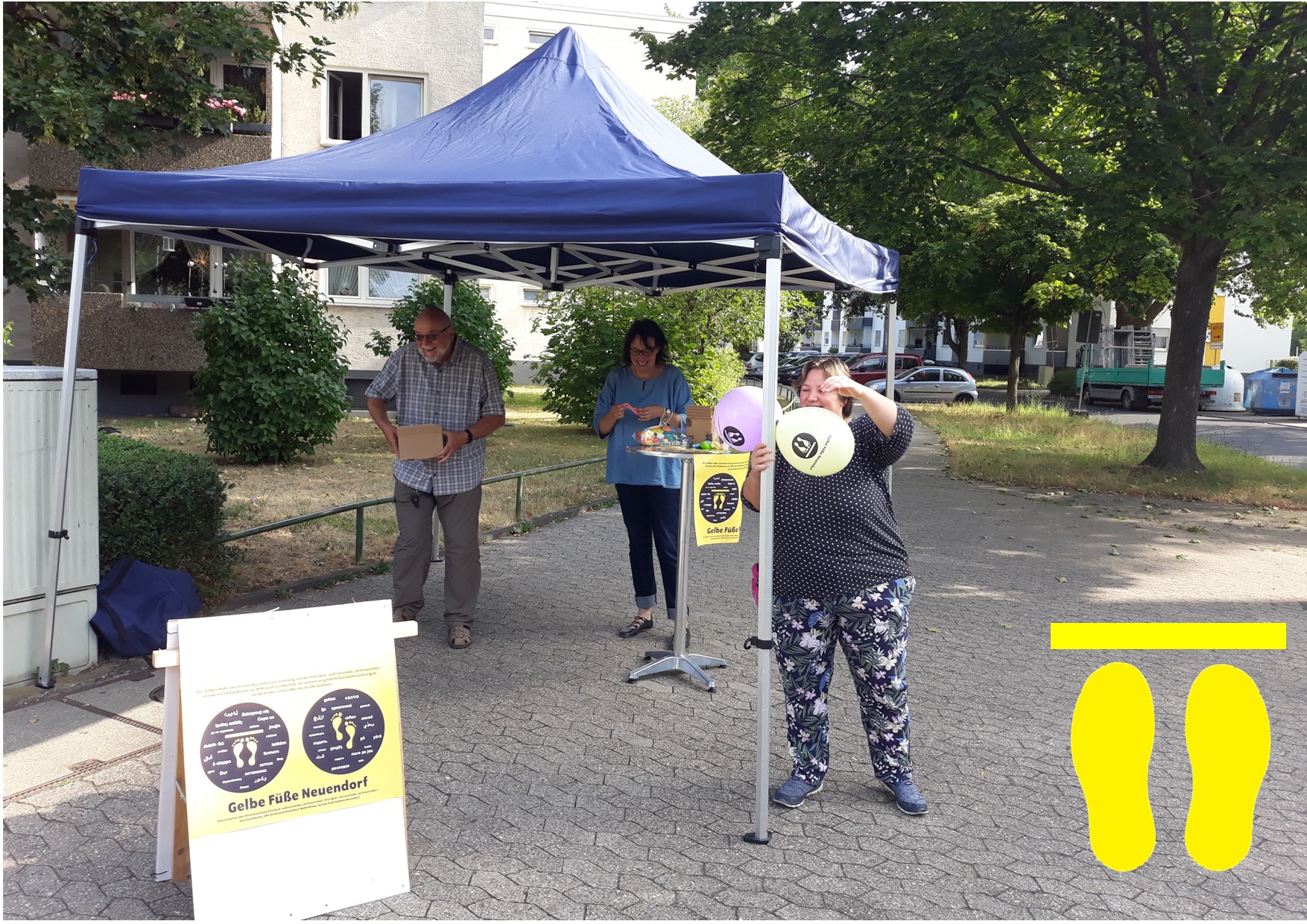 Zwei Infostände zum Projekt „Gelbe Füße Neuendorf“ | Soziale Stadt ...